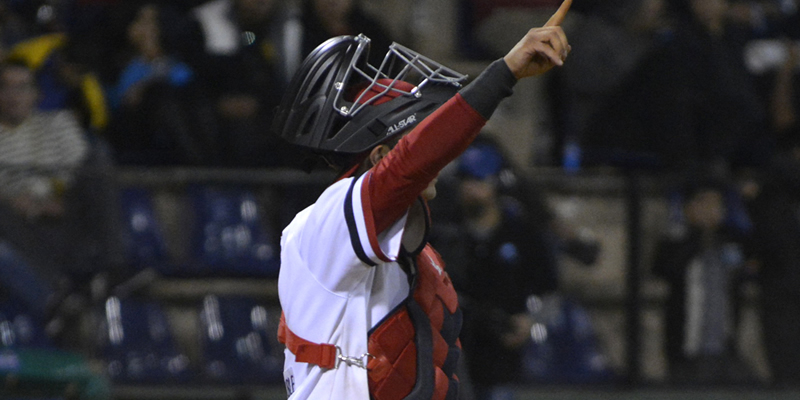 HÉCTOR VELÁZQUEZ LLEGA A 7 TRIUNFOS